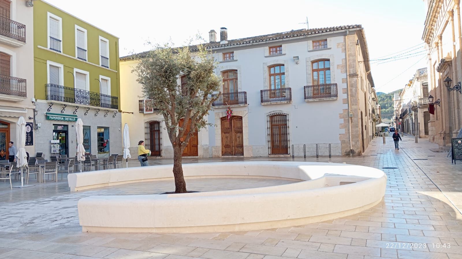 La nueva Plaça Major de Xaló aúna tradición y vanguardia | Ràdio Litoral
